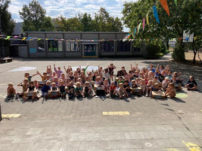 Twintig gratis laptops voor basisschool ‘t Klavertje: “Nodig om mee op ...