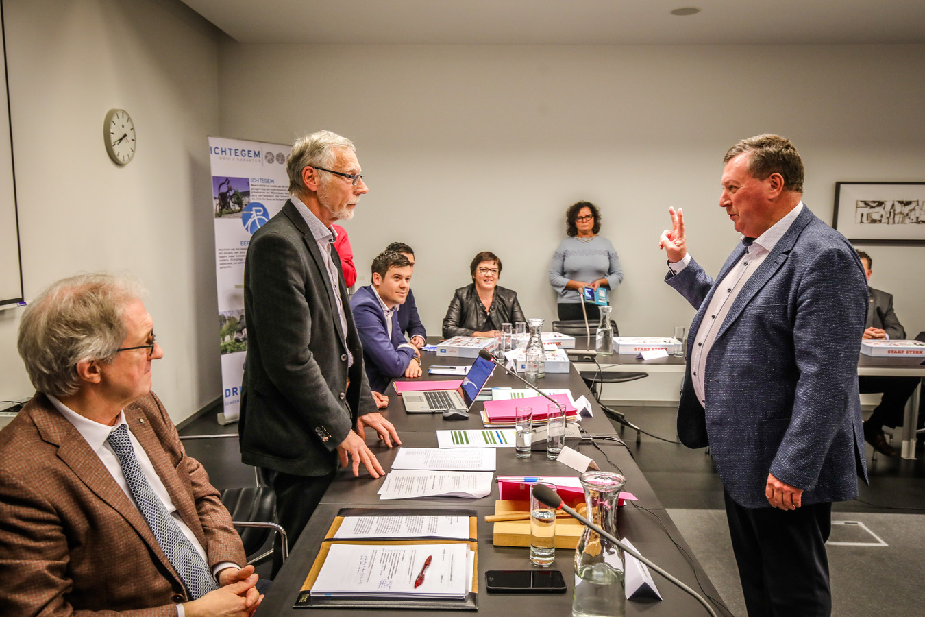 Jan Bekaert (WIT) steekt loftrompet op over ex-burgemeester Bonny, CD&V ...