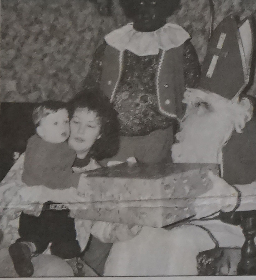 Café De Bijl viert tienjarig bestaan met stamgasten: “We zijn één grote ...