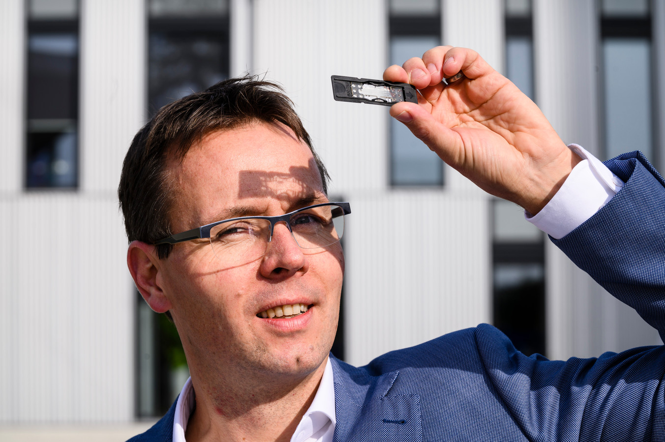 Micronit uit Enschede is wereldspeler in microchips | Foto | AD.nl