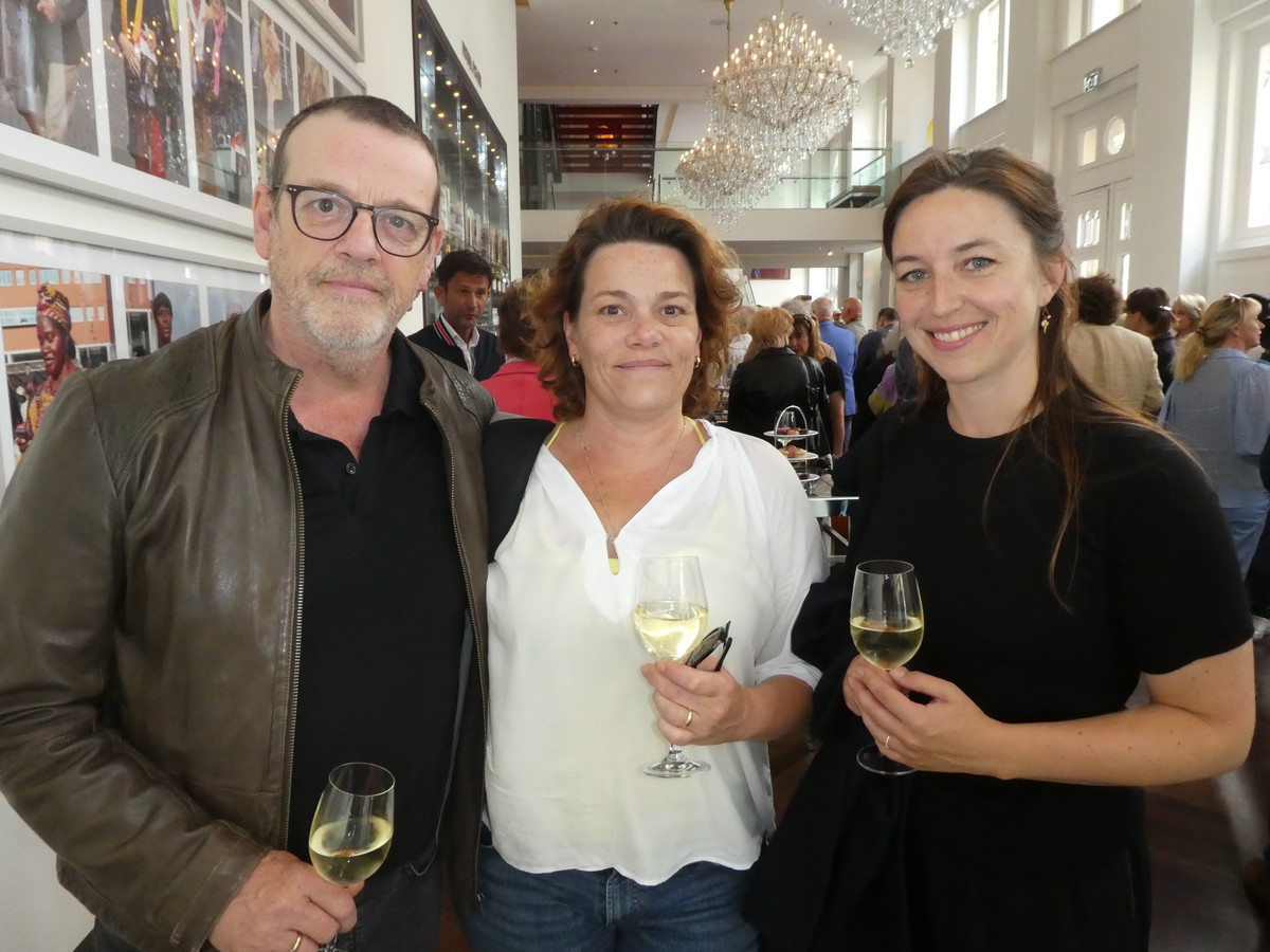 De fine fleur van het Nederlandse theater eert Pierre Bokma | Foto | AD.nl