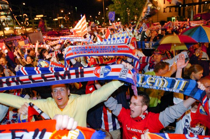 Supporters trots en opgelucht: Willem II gaat Europa in. ‘We hebben het verdiend’ | Tilburg e.o ...