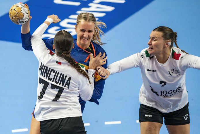 Handbalsters beginnen EK-kwalificatie met ruime zege tegen Portugal ...
