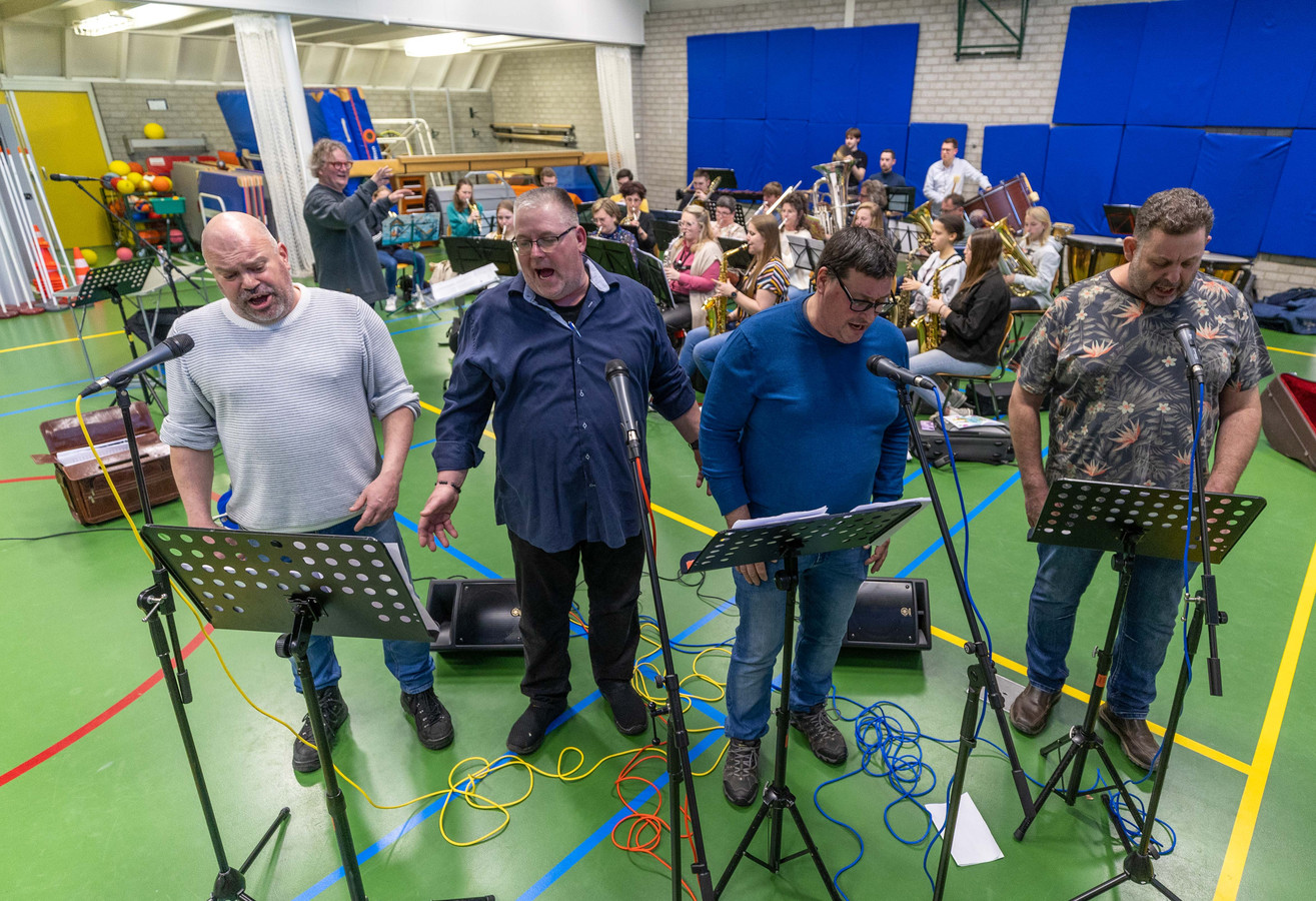 Het Glazen Ei wordt vijf dagen feest in Oud-Vossemeer | Foto | AD.nl