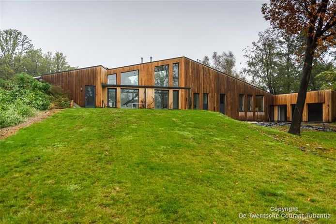 Maaiveld | Wonen in een heuvel | Maaiveld | tubantia.nl