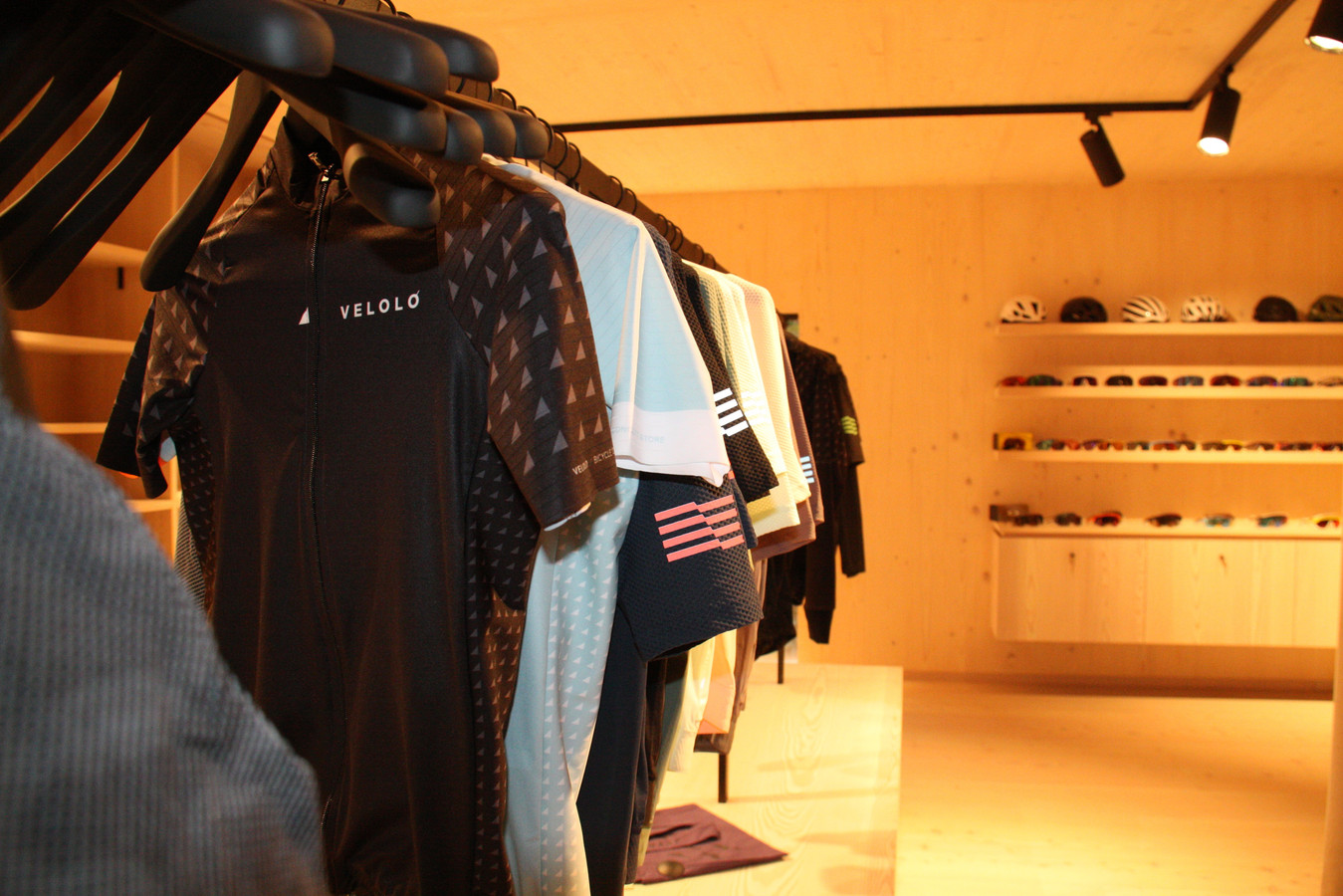 NET OPEN. Lo-Reninge heeft met Velolo een eerste fietswinkel: “We doen ...