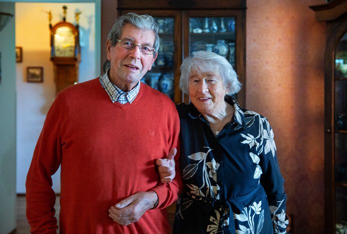 Jan (93) en Janny (89) zijn al 70 jaar gelukkig getrouwd: ‘Ik laat me ...