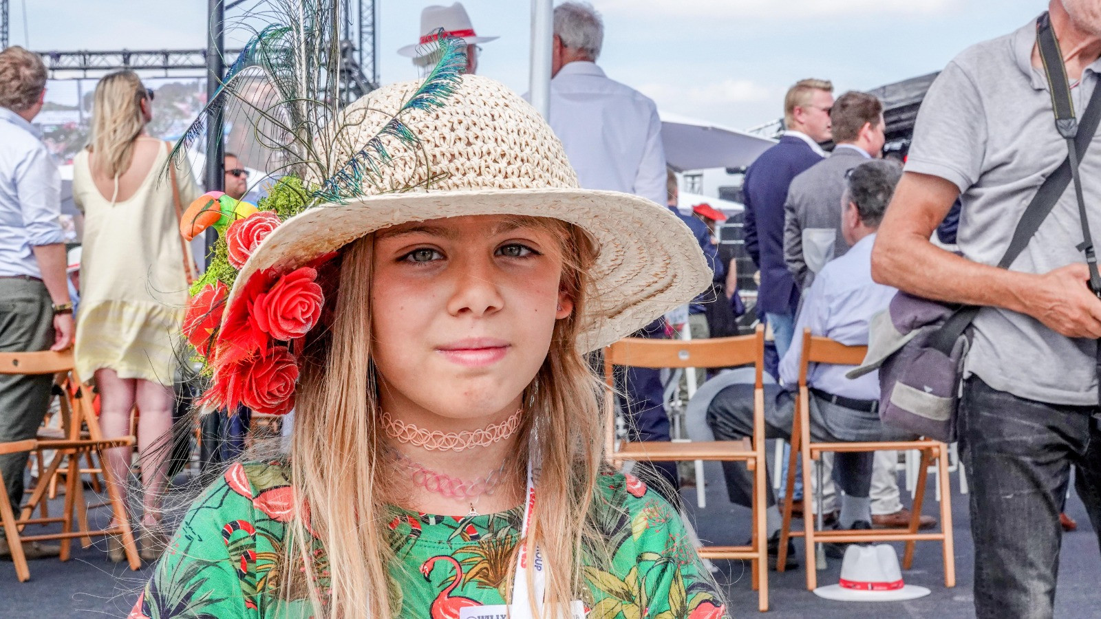 IN BEELD. De bijzondere hoeden van Waregem Koerse: Modestudente Femke ...