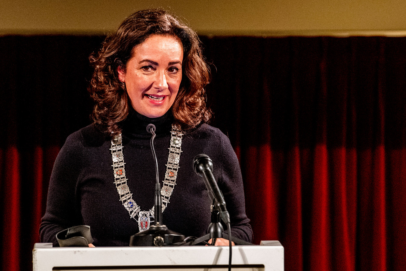 Halsema bij herdenking: virus heeft meedogenloos toegeslagen, maar houd ... Halsema bij herdenking: virus heeft meedogenloos toegeslagen, maar houd ...