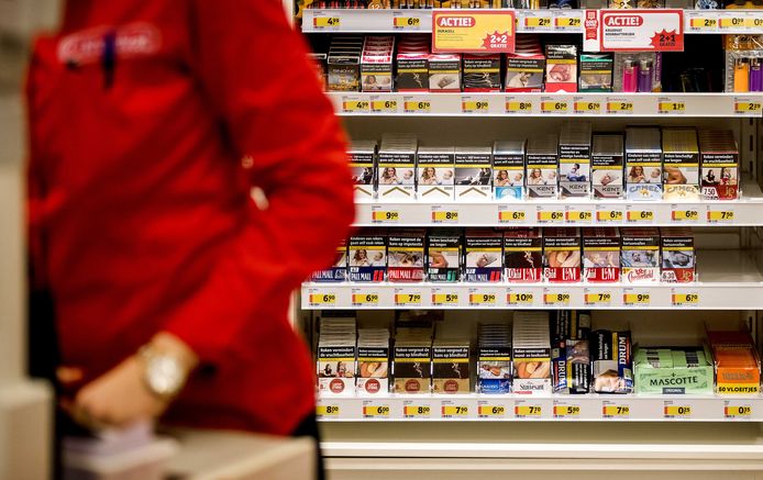 'Verkoop geen sigaretten meer bij supermarkt, tankstation en drogist ...