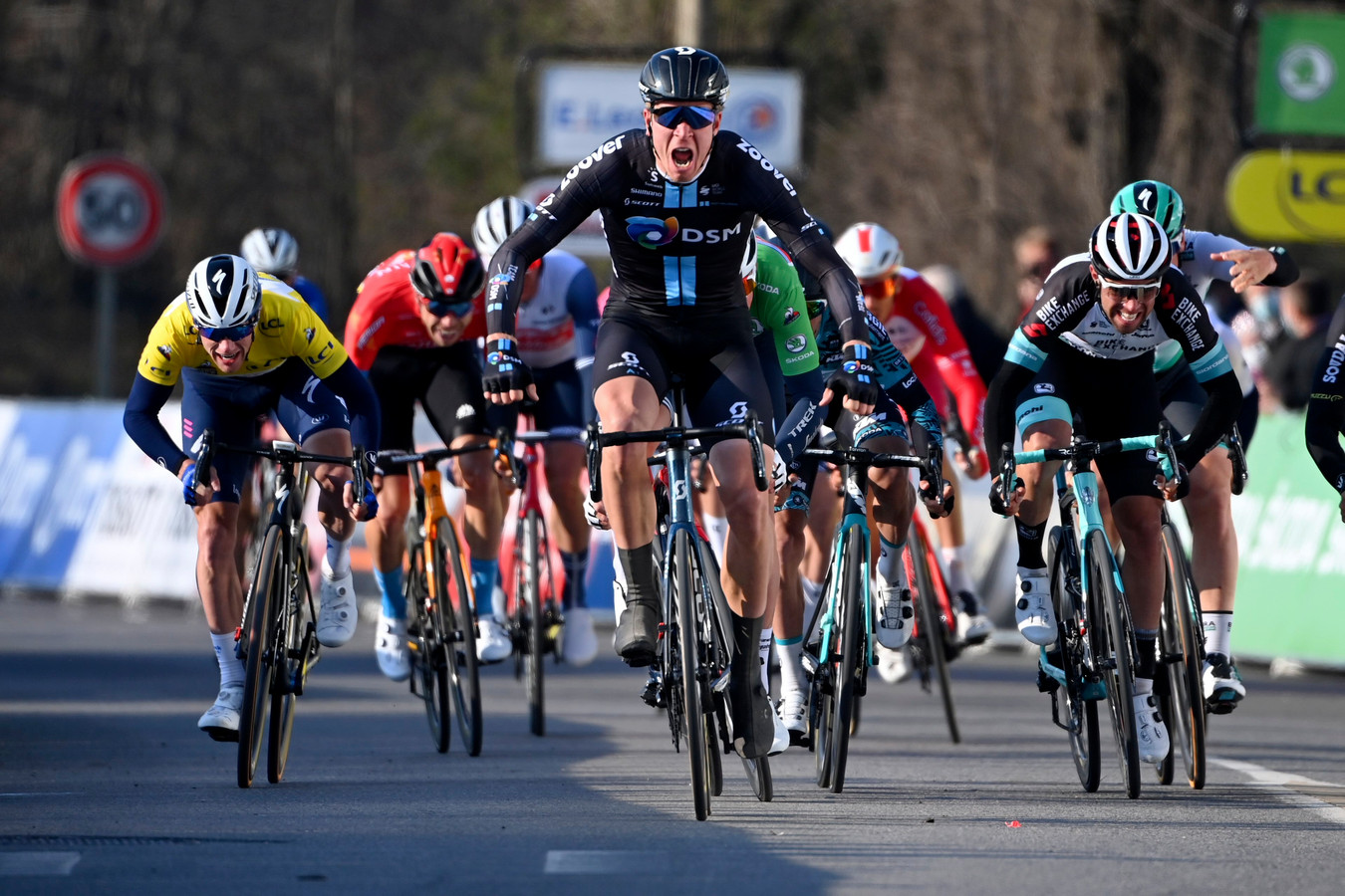 Cees Bol sprint, wint en schreeuwt: ‘Het heeft geen zin om in een ...