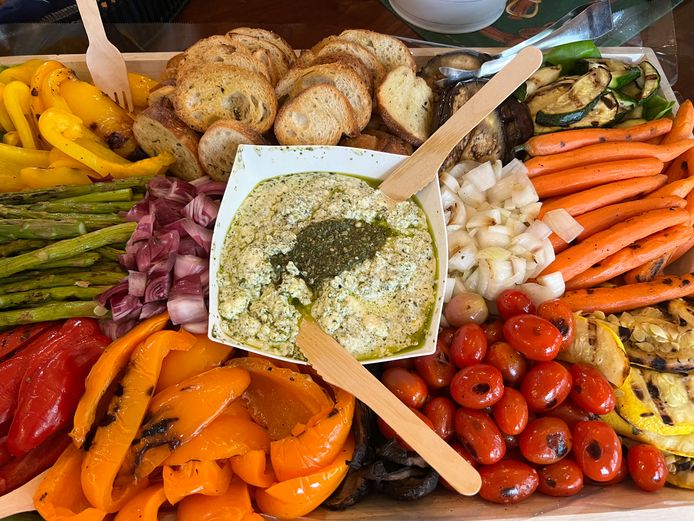 Eén van de oudste traditionele gerechten in de Provence: rauwe groenten ...