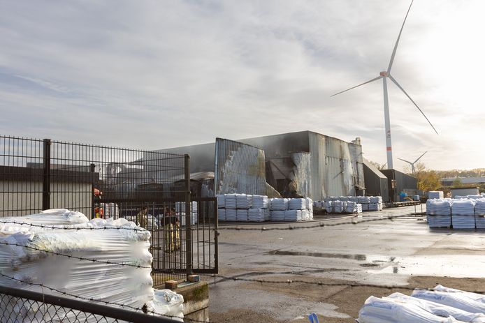 Brand bij pelletverwerkend bedrijf Pelcon | Ham | hln.be