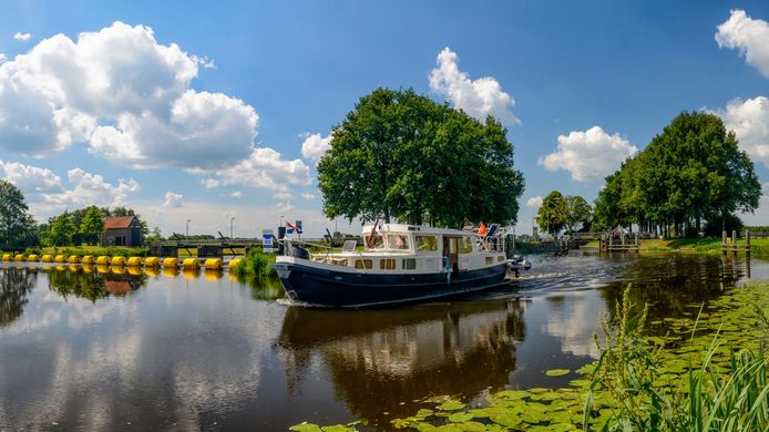 Vaarseizoen begint weer, schutsluizen in de Vecht donderdag weer open ...