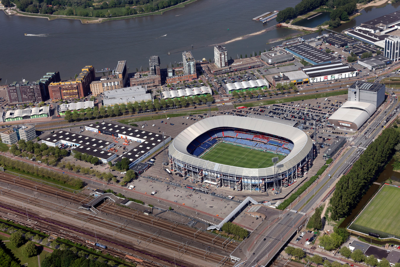 Financieel het 'beste jaar voor de Kuip in 30 jaar', maar ...