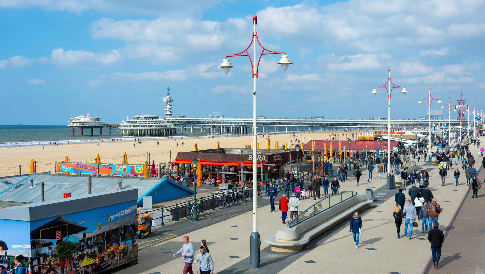 Nederland trekt steeds meer toeristen in de zomer | Foto | AD.nl