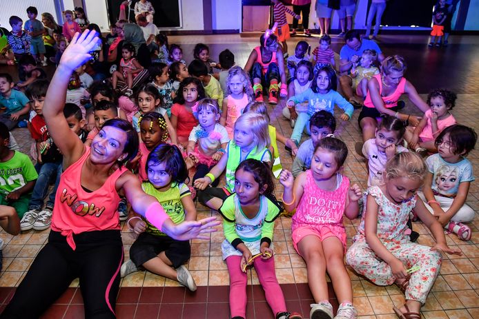 Meteen opvallen op fluoparty | Regio | hln.be