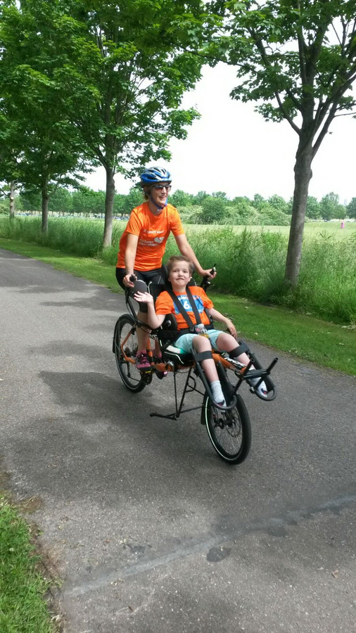 Geld Bij Elkaar Fietsen Om Spieren Voor Spieren Te Spekken Ambassadeur
