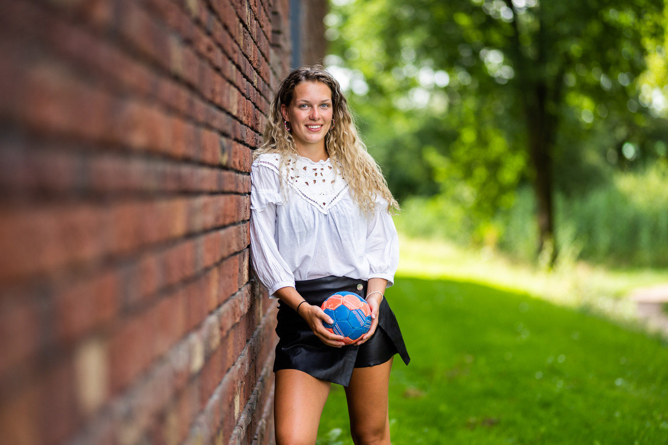 Staat de nieuwe Estavana op? Arnhemse handbalmeiden Anne (15) en ...
