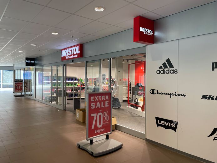 Bristol komt niet in gloednieuw winkelpand met parkeerdek naast het ...