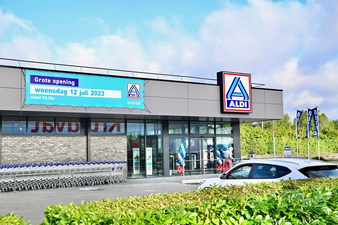 Aldi na zes maanden renovatiewerken terug open: “Groter, nieuwer en meer duurzame winkel ...