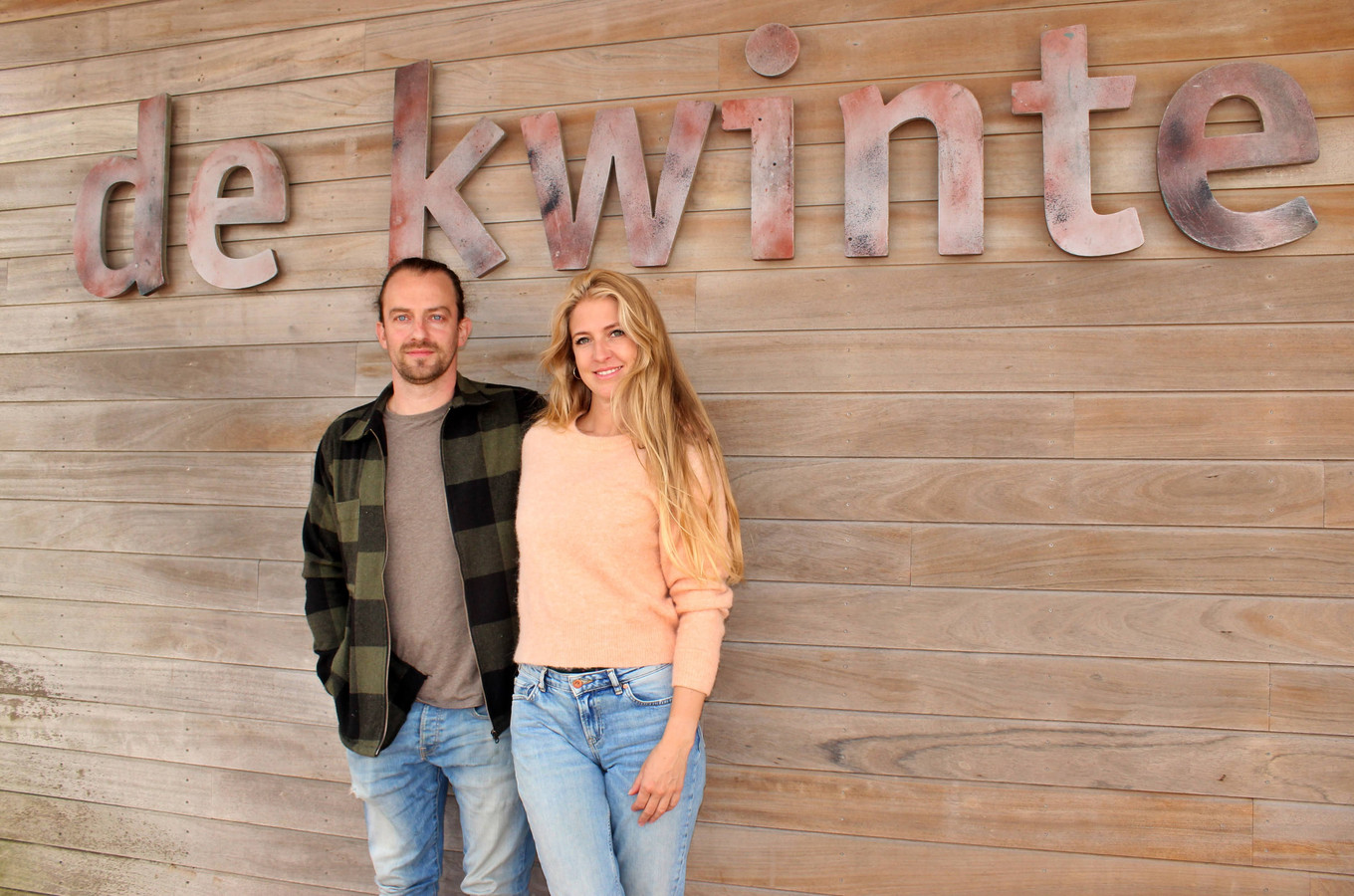 Bart (38) en Steffie (36) zijn nieuwe uitbaters van beachclub De Kwinte ... Bart (38) en Steffie (36) zijn nieuwe uitbaters van beachclub De Kwinte ...