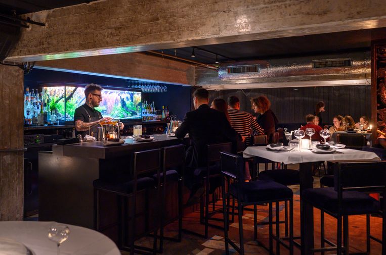 De sfeer is feestelijk bij speakeasy Ox, maar de gerechten zijn ...