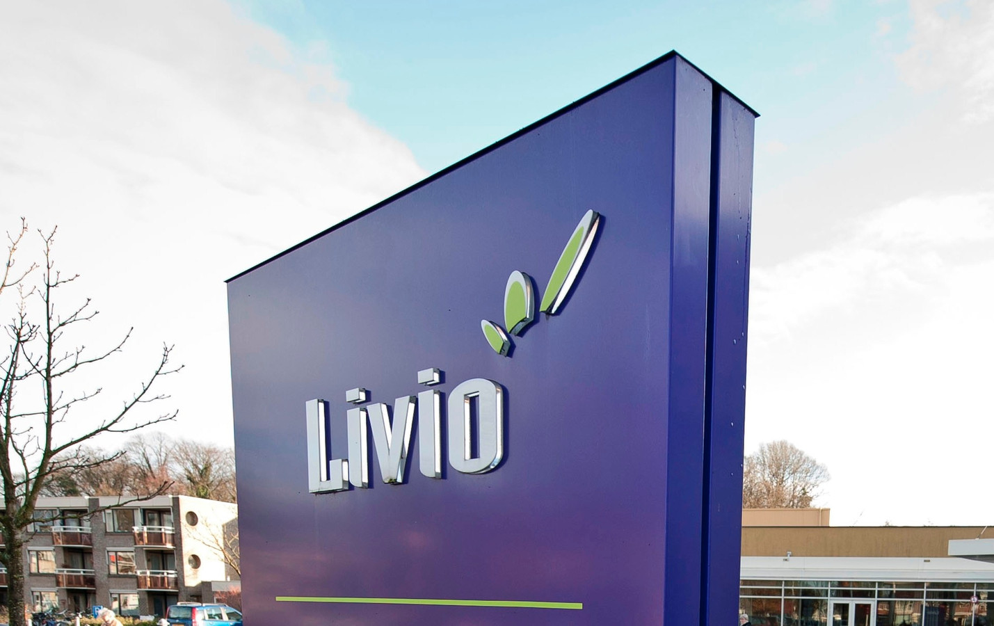 Medewerkers Livio voeren actie | Foto | tubantia.nl