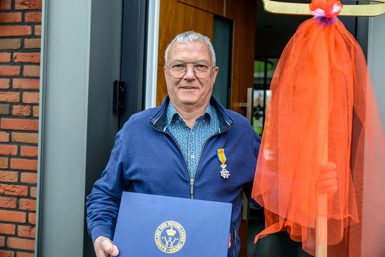 Lintjesregen in Someren flinke plensbui: dertien lintjes uitgereikt ...