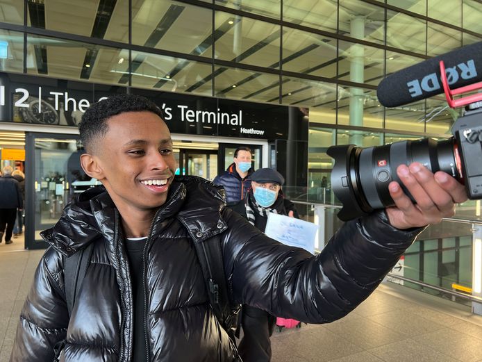 Iedereen houdt van goedlachse vlogger Chatmo (20): ‘Ik word zelfs op ...