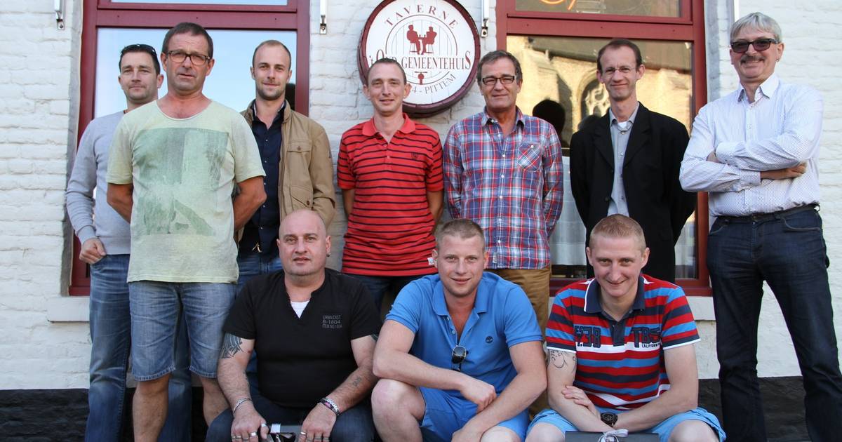 TOG-pikkers vieren kampioen Dimitri | Pittem | hln.be