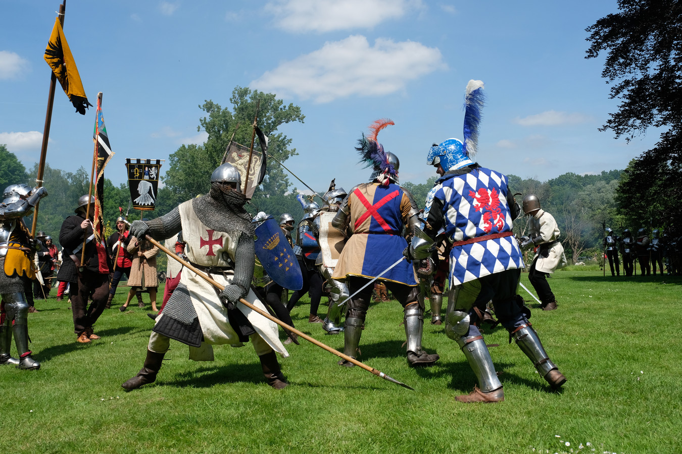 Na drie jaar: opnieuw ridders en jonkvrouwen in Rivierenhof | Foto | hln.be