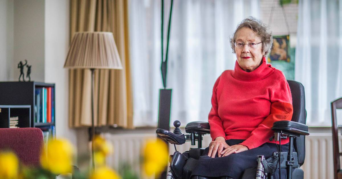 Margreet (77) kan door polio amper bewegen, maar geniet van elke dag ...
