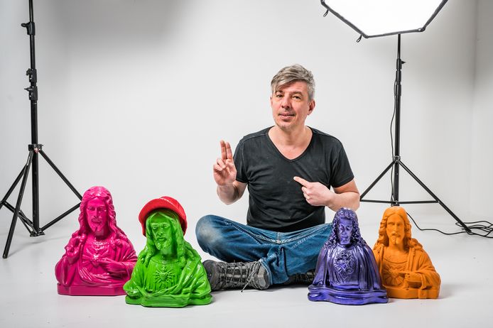 ANNO 2021. ‘Homo Turisticus’ Jan Matthys (47): “Ik leerde meubels maken ...