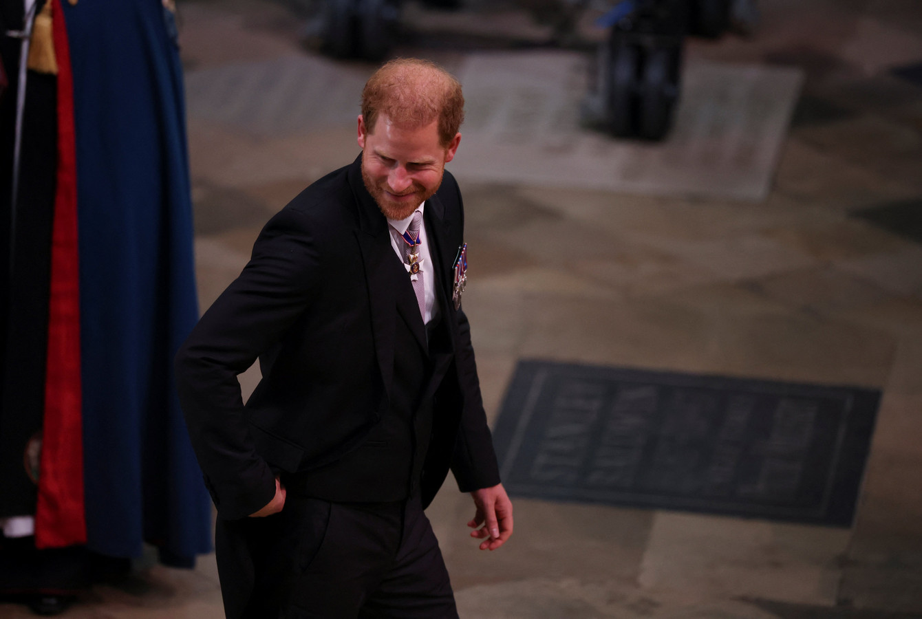 Le prince Harry aperçu tout sourire à l’abbaye de Westminster | Foto ...