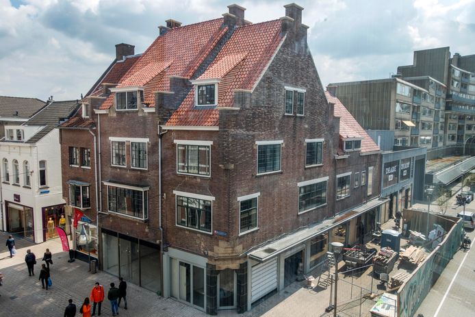 Twee jaar na de brand: panden in ere hersteld, Febo kan weer open ...