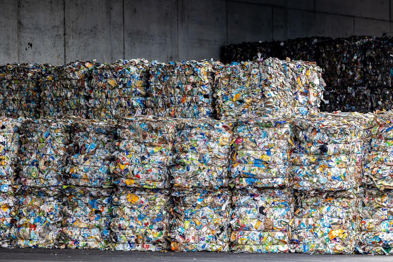 Plastic uit wijde regio wordt in deze gloednieuwe fabriek in Zwolle ...