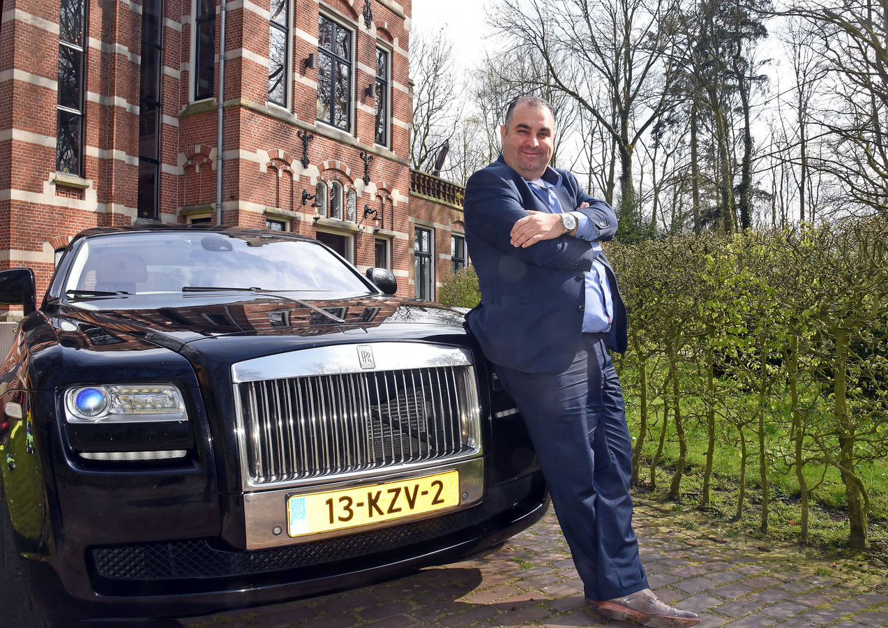 Broers Azimi moeten voor de rechter verschijnen: ‘Ik lig er geen ...