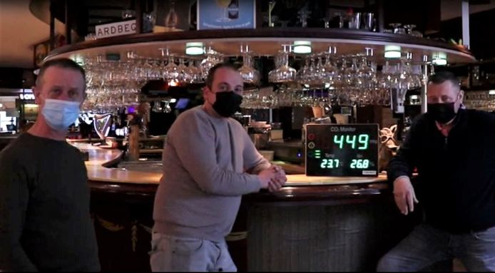 Hilarische horeca-actie in Souffleur, Bar Luxe en Sint-Pieters: blaas ...