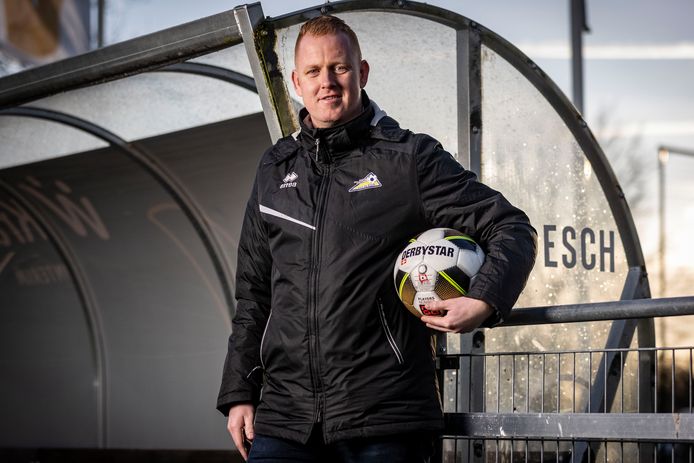 Verenigingsmanager Bart Benneker krijgt er bij De Esch een uitdaging ...