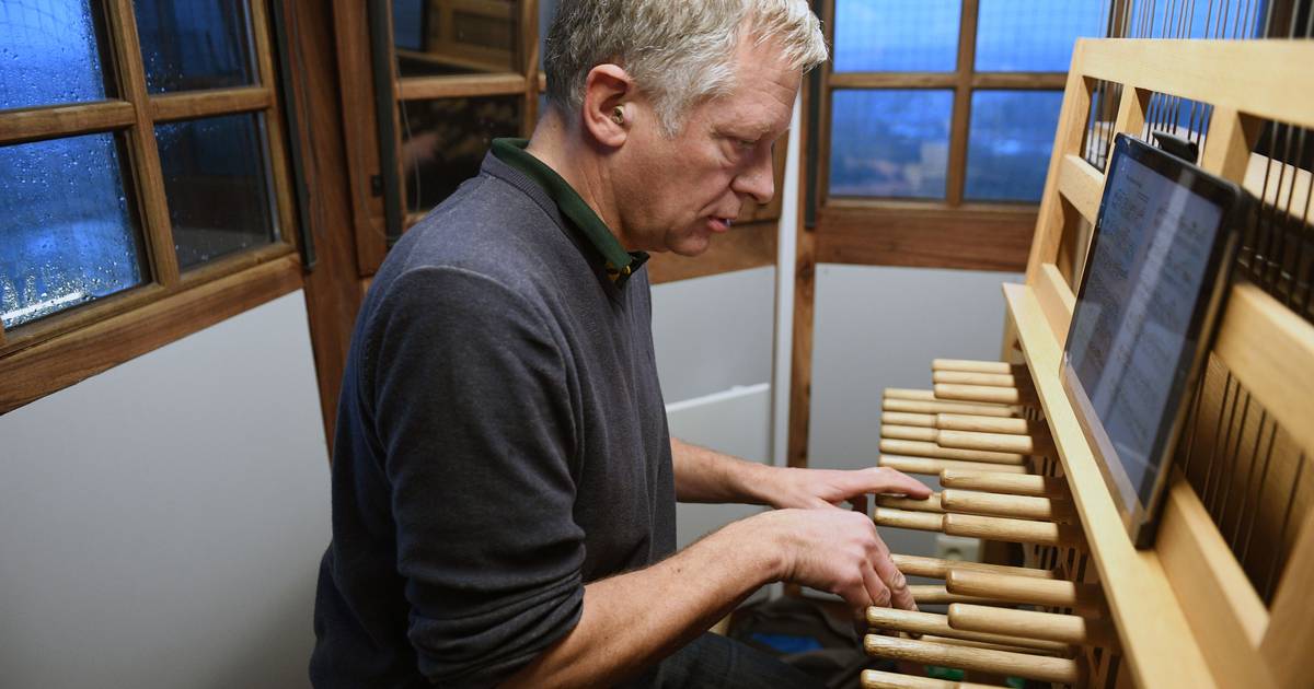 “Een positieve noot in donkere tijden”: op de eerste rij bij beiaardier ...