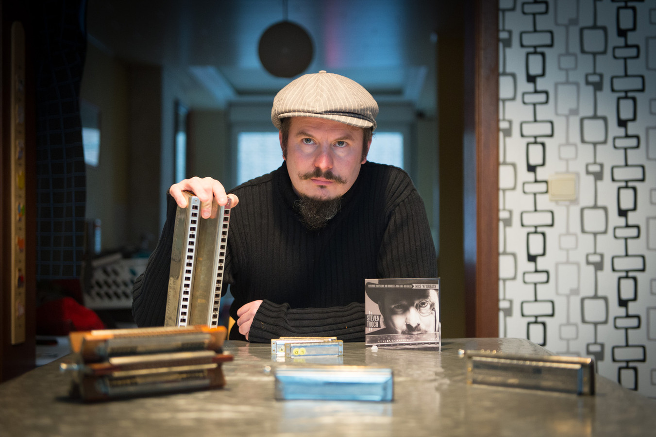 Mondharmonicaspeler Steven Troch neemt eerste solo-album op in VS ...