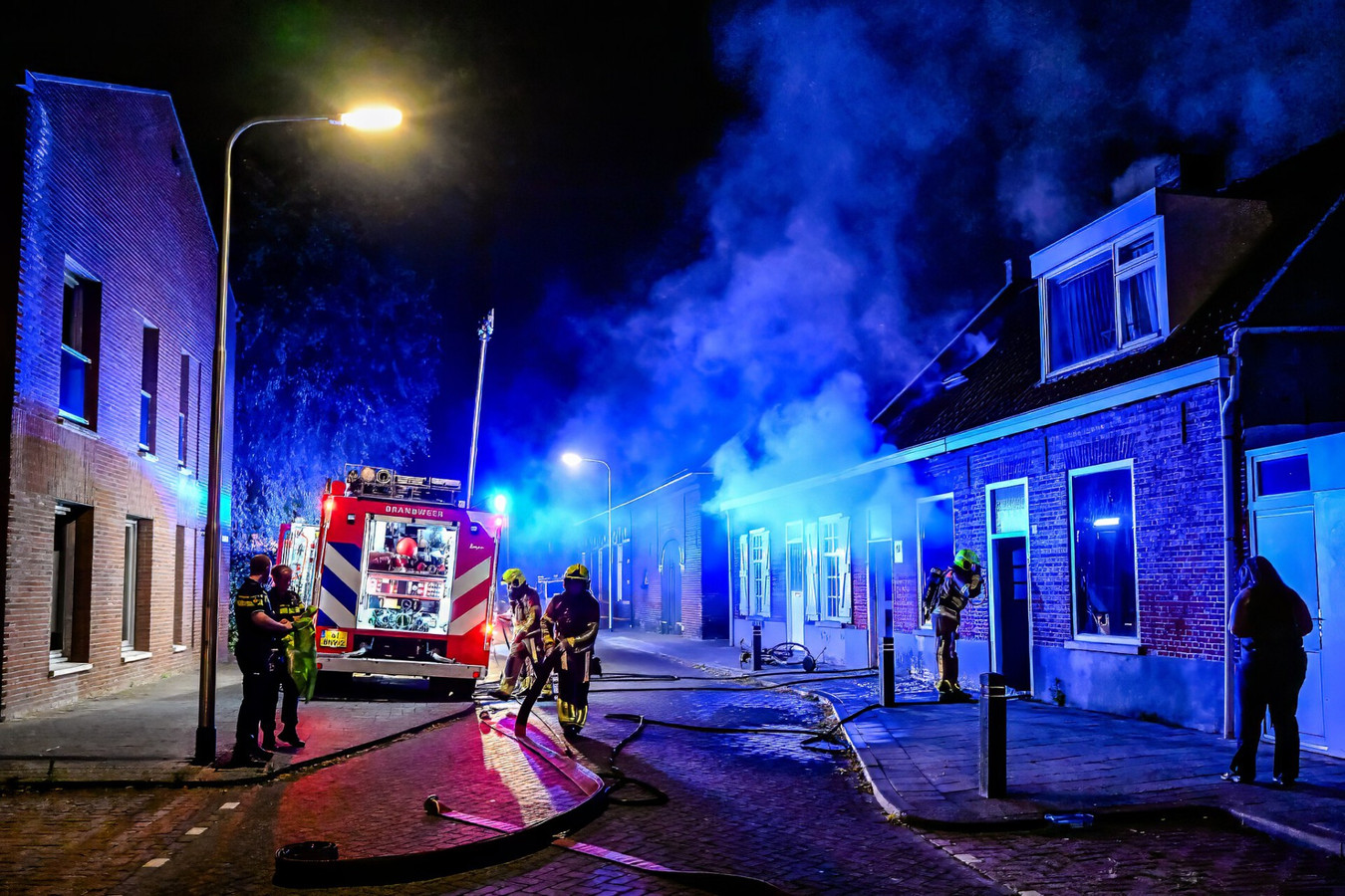 Bewoner raakt gewond bij uitslaande brand in Tilburgse woning ...
