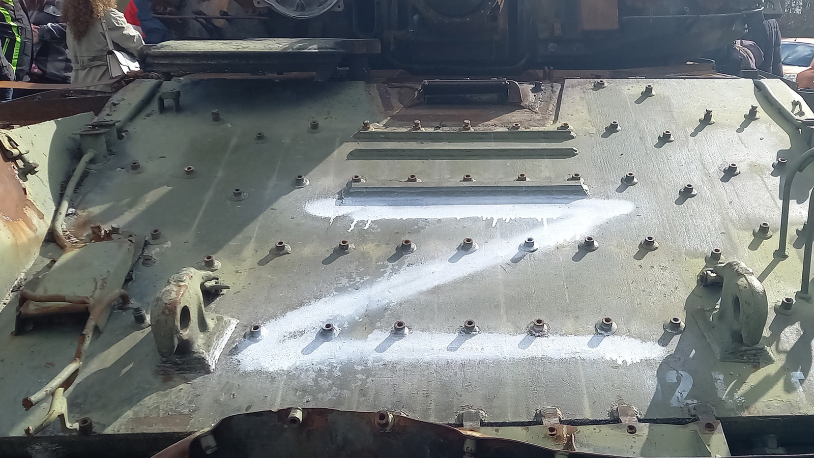 Dit is de reden dat tank in Groesbeek met Z beklad is (en waarom dat ...