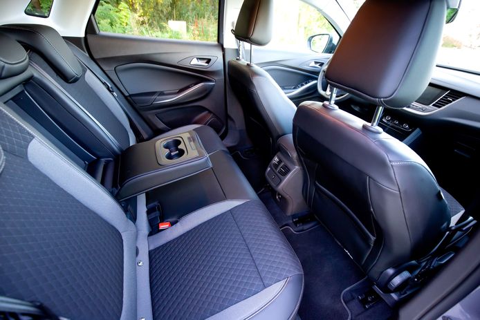 Test Opel Grandland X: bliksemsnel en comfortabel | Auto | AD.nl