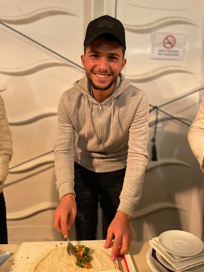 De warmste kerstmarkt van Gent? Die vind je aan opvangponton Reno ...