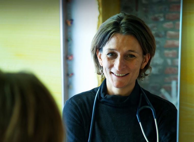 Vanavond op tv: Gapen naar pientere apen, het spookhuis van Ethan Hawke ...