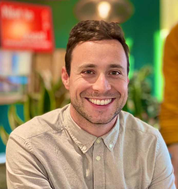 Jesper (28) moet elk jaar de verhuisdozen inpakken: ‘Een bestaan op ...