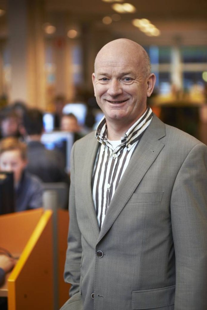Directeur-bestuurder Theo Bekker weg bij Udens College | Uden | bd.nl