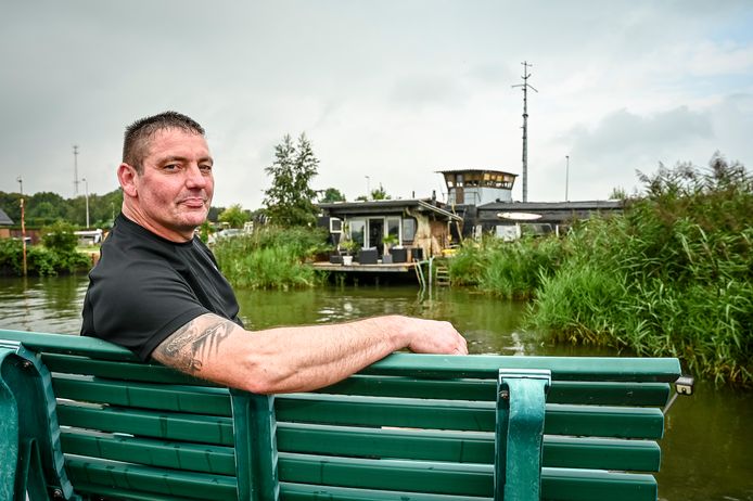 Daan creëert zijn paradijs tussen de scheepswrakken: ‘Je moet wel door ...